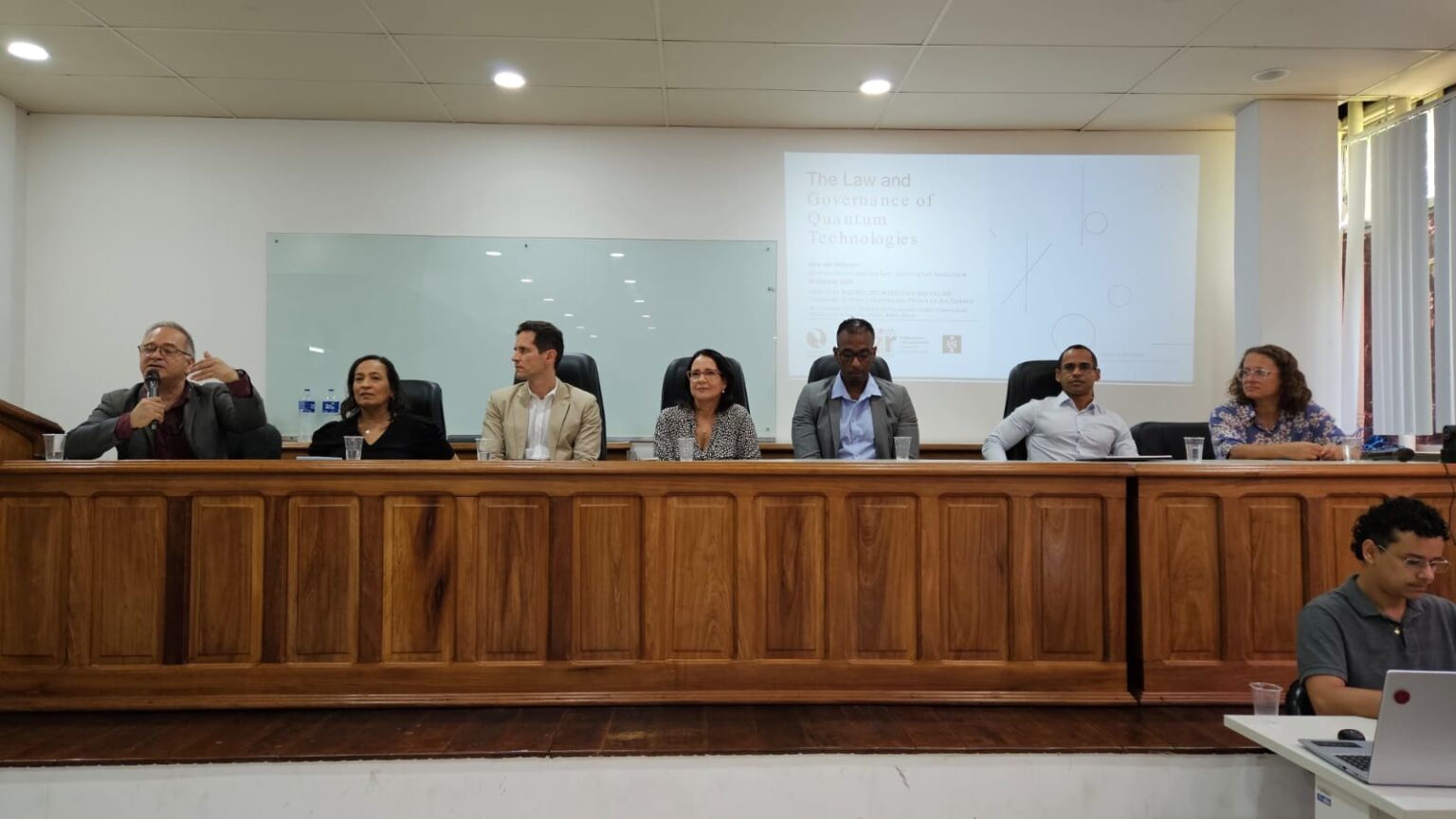 UESC sedia debates de vanguarda sobre Direito e Era Quântica em ...